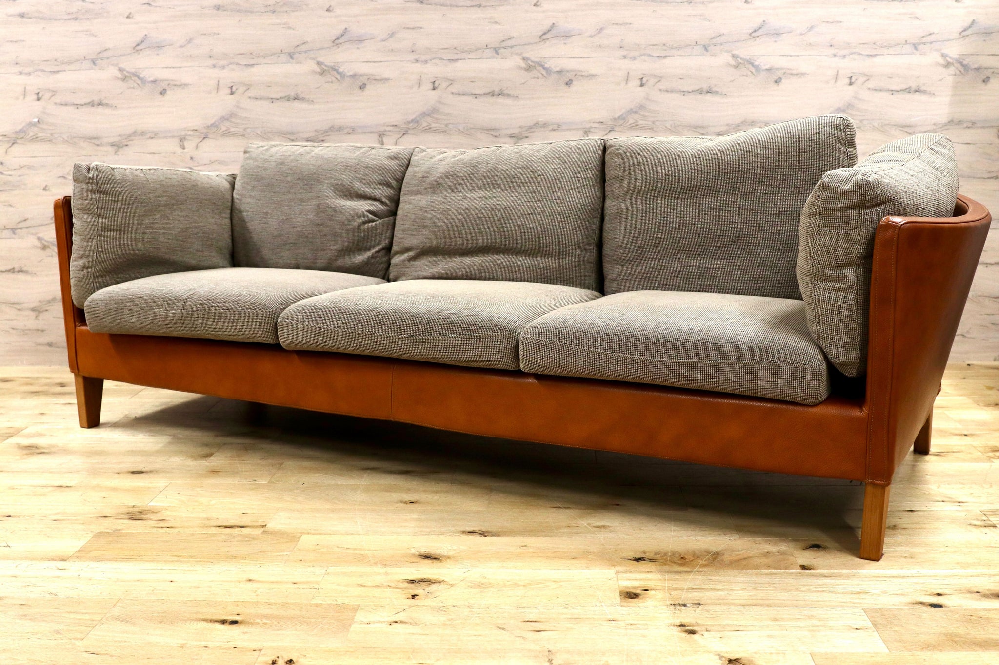 GMHH149 Ritzwell / リッツウェル CARLOS カルロス 3人掛けソファ トリプルソファ 本革×ファブリック モデルルーム